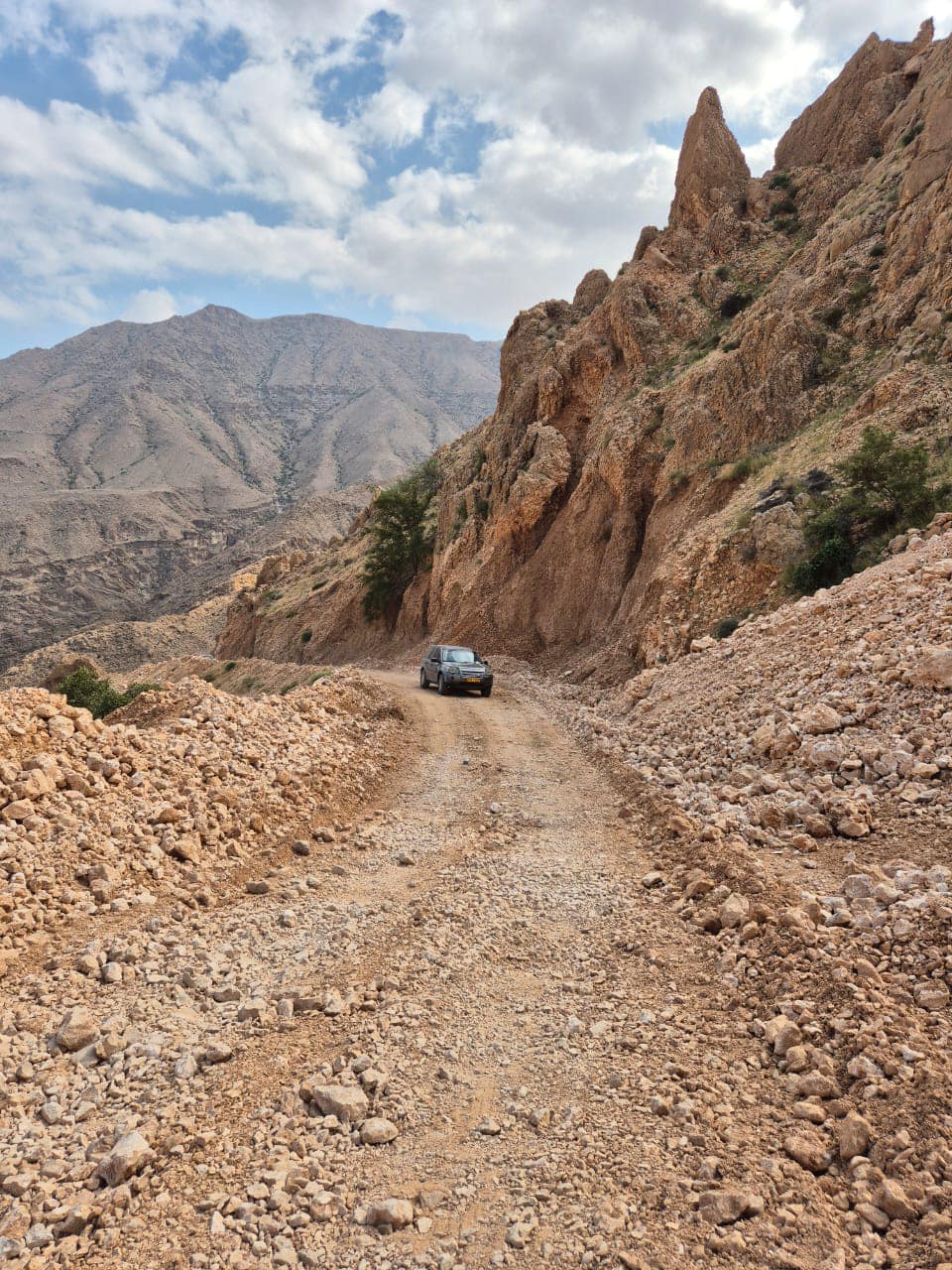 Majlis Al Jinn Cave: Discover Oman’s Hidden Gem - Pink Stone