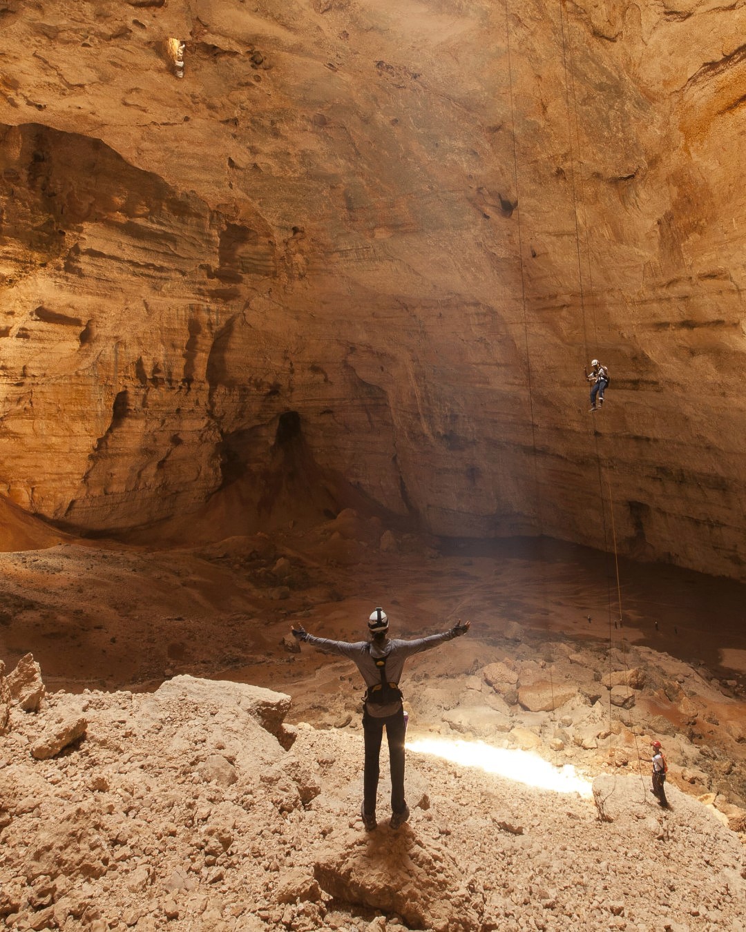 Majlis Al Jinn Cave: Discover Oman’s Hidden Gem - Pink Stone
